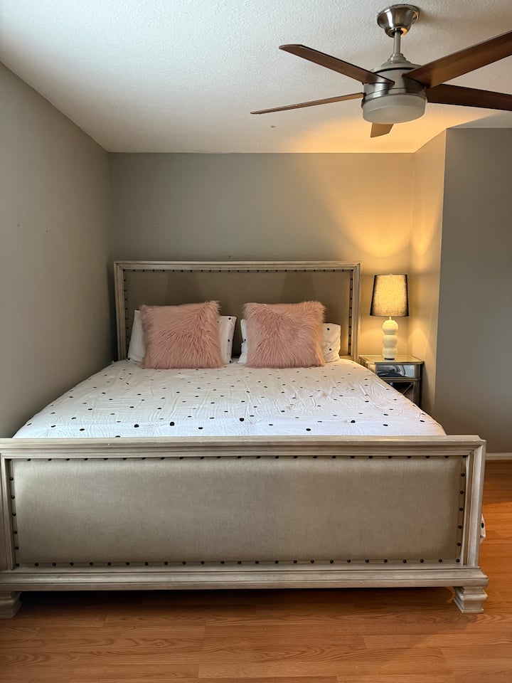 Room In Center Of The Woodlands - The Woodlands, TX