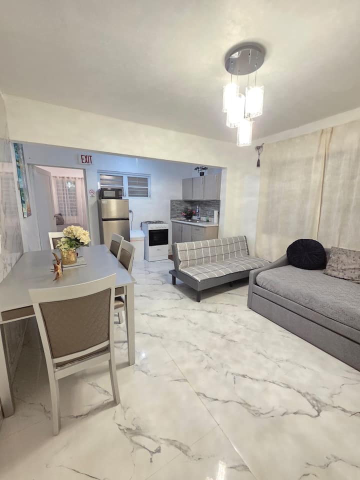 Country Breeze Escape - 7 Guest- 2br Apt1 - Arecibo