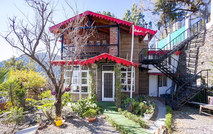 Alaya Stays Hilltop Retreat With Balcony & Gazebo - Nainital