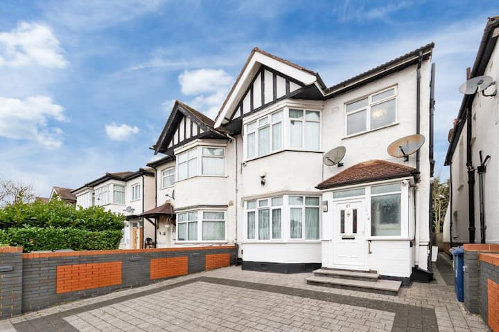 Kosher House | Hendon | London - London