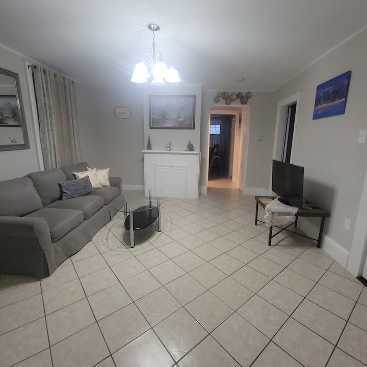 Warm And Comfortable 2 Br Apt 10 Min Away From Nyc - East Rutherford, NJ