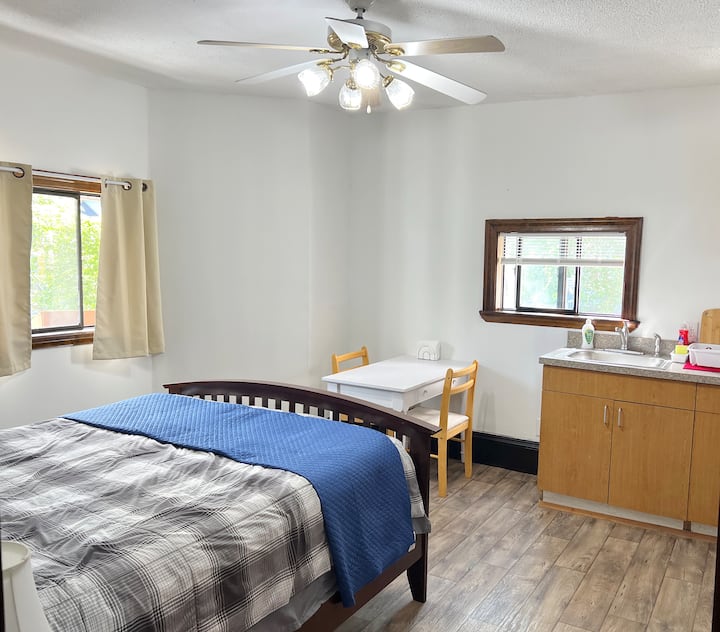 Nice Studio, 1st Floor, Central Ac - Malden, MA