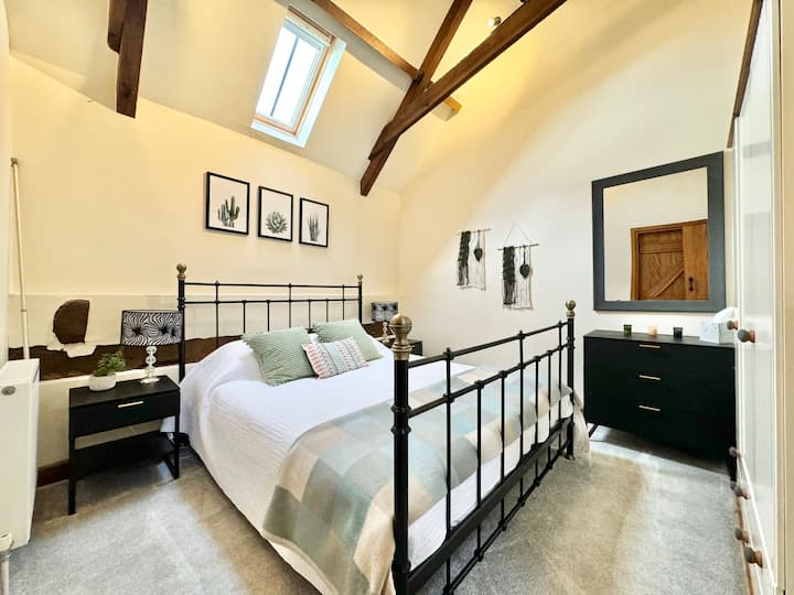 Welcoming Homely Barn Conversion In Taunton - Taunton