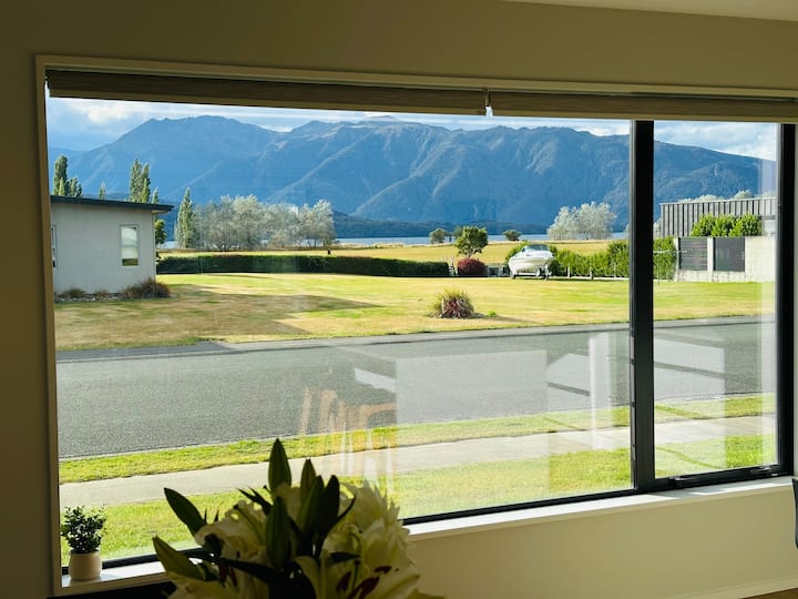 Black’s Paradise - Te Anau