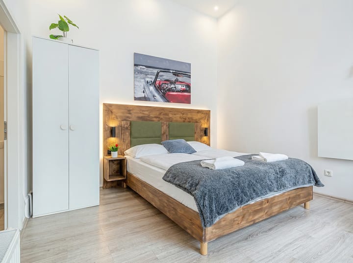 Near Wiener Stadthalle | Comfy Stay - 3 Aparts - Wien
