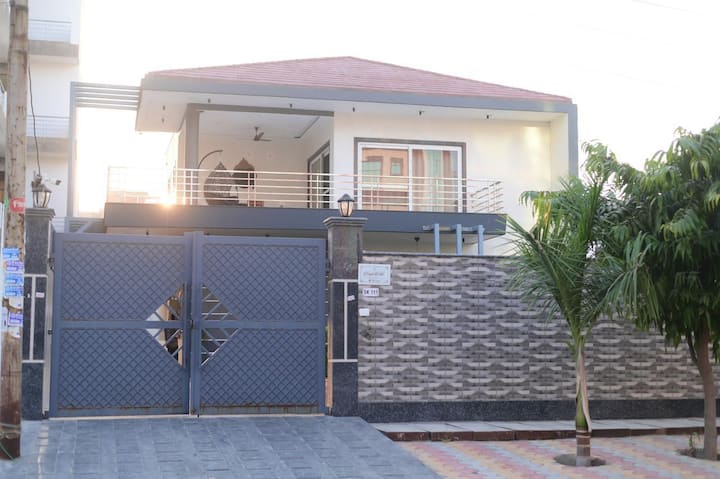 Royal Villa - Noida