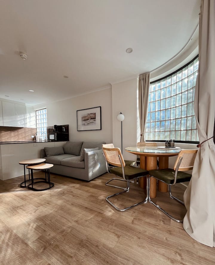 City Escape With Rooftop Terrace & Street Parking - Sydney