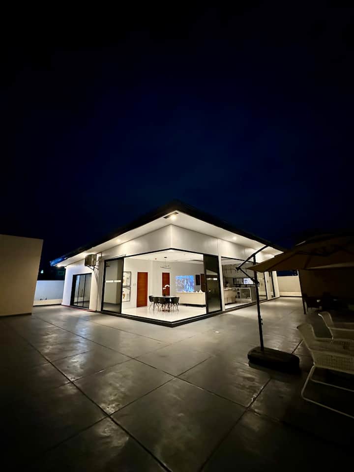 Exclusive Modern Penthouse | Luxe & Private - Quezon City