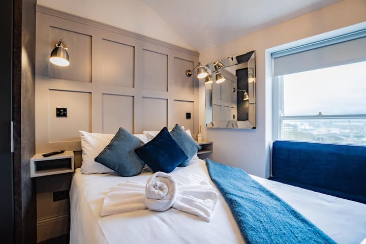 Scenic Howth Marina Getaway - Dublin