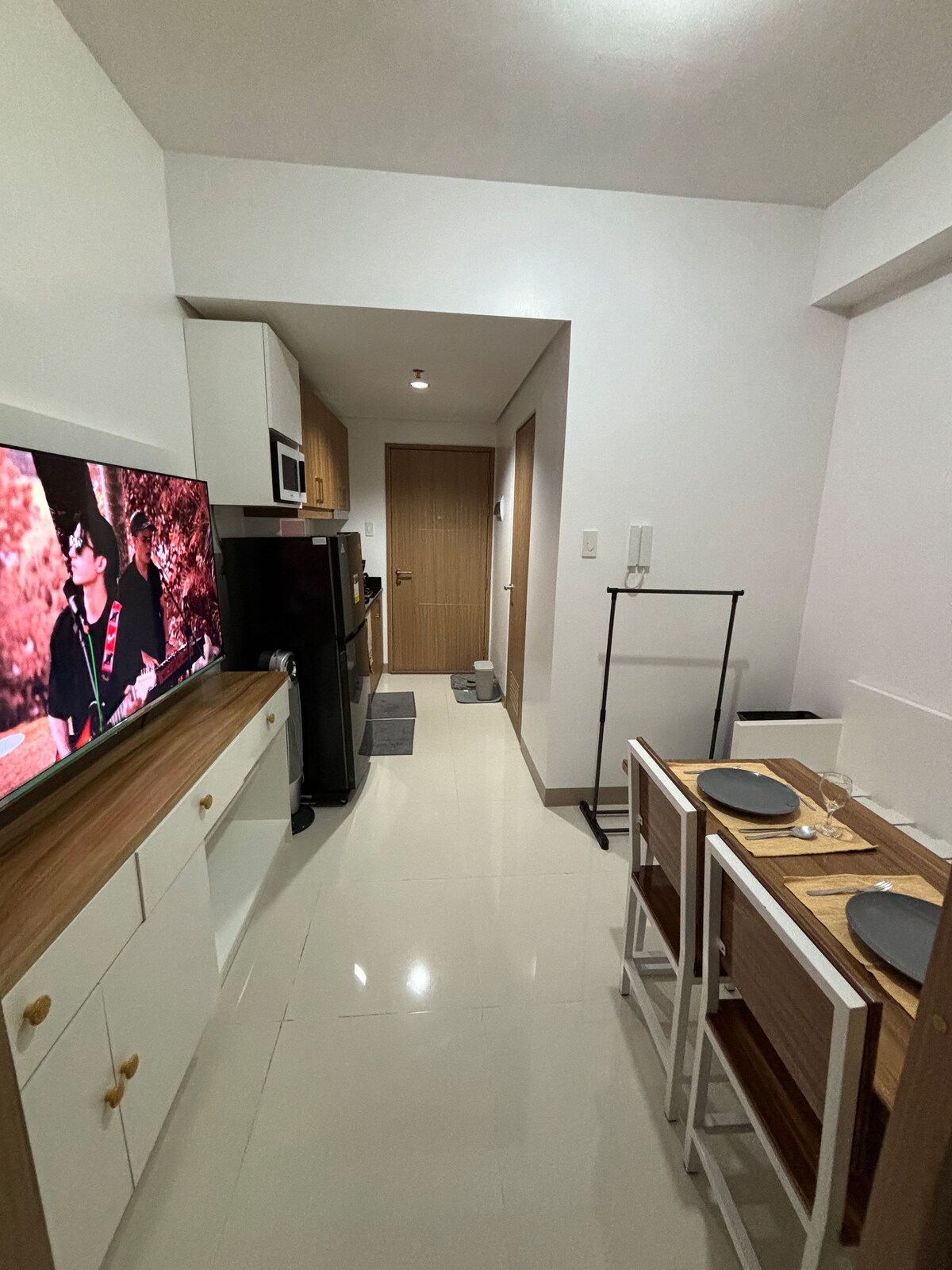 Cozy homey condo unit in Makati. - Hotels for Rent in Makati, Kalakhang ...