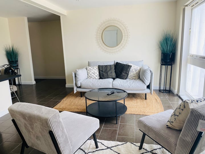 Seaview/poolside Apt 18-central! - Newquay