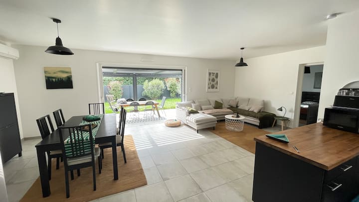Maison, 8 Personnes. - Éguilles
