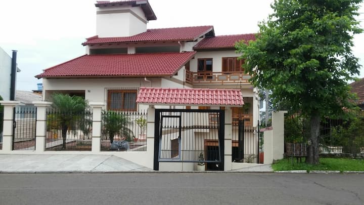 Quarto Com Banheiro Privativo - Novo Hamburgo
