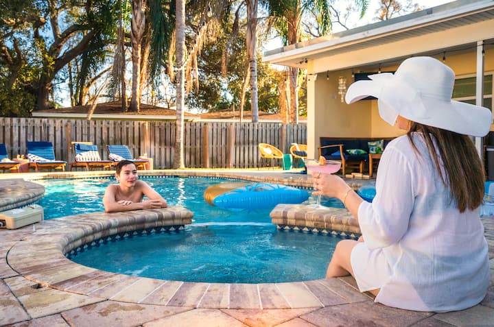 Family Escape W/ Pool, Mini Golf, Firepit, Arcade - 清水市