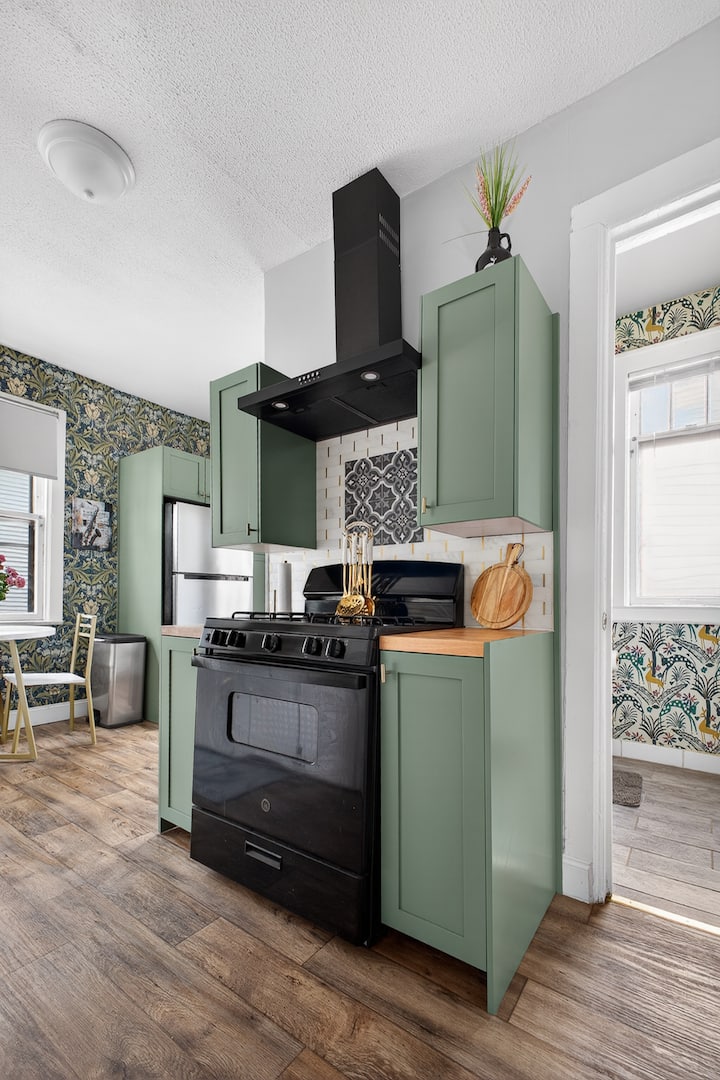 Classic Heritage Hill 1 Historic -Fully Remodeled - Wyoming, MI