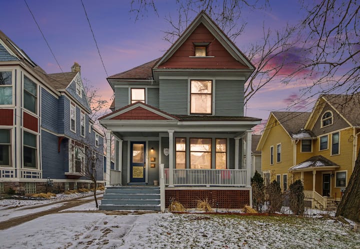 Classic Heritage Hill 1 Historic -Fully Remodeled - Grand Rapids, MI