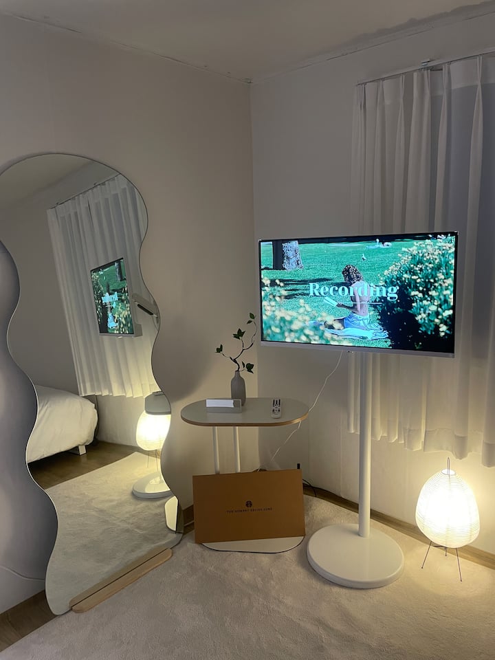 [초특가할인] 신촌역3분/에어컨3대/홍대입구역 14분/최고의 교통/연세대/서강대/이대 - Seoul