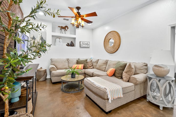 Callco Ranch House+guest Room 4bed/3bat/pool/tampa - Tampa, FL