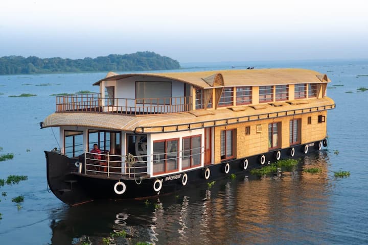 Best Houseboat Cruise In Kerala - Alappuzha