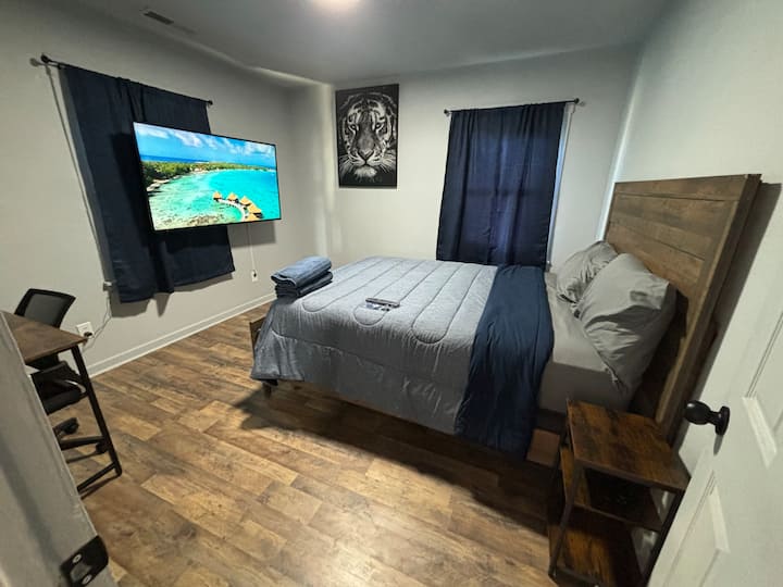Pequeño Departamento Privado - Brentwood, CA