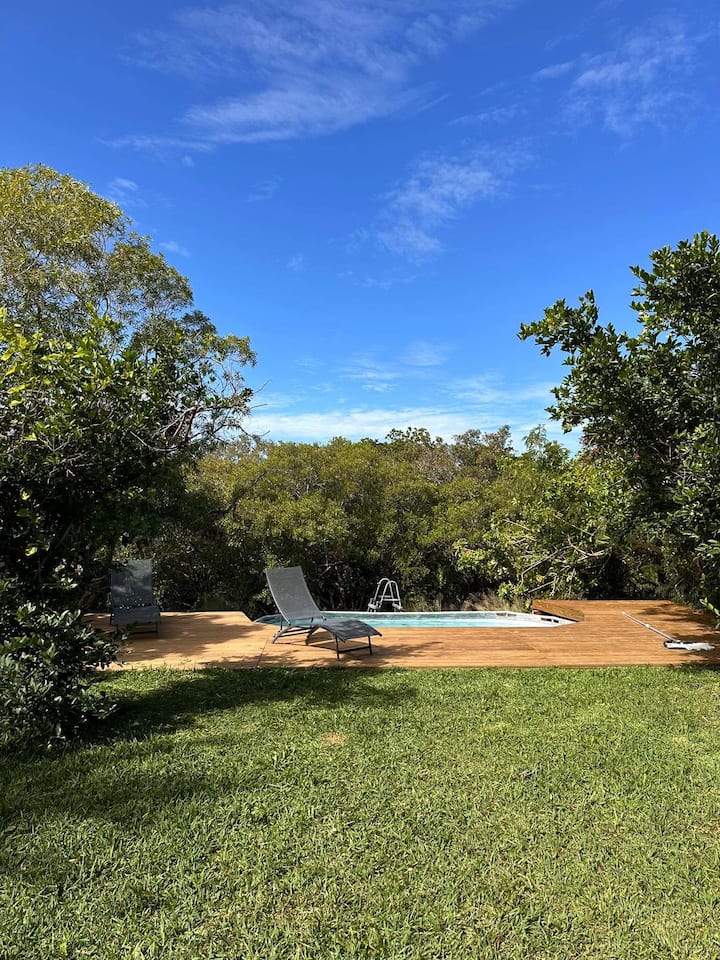 Maison Calme Avec Piscine - Nouméa
