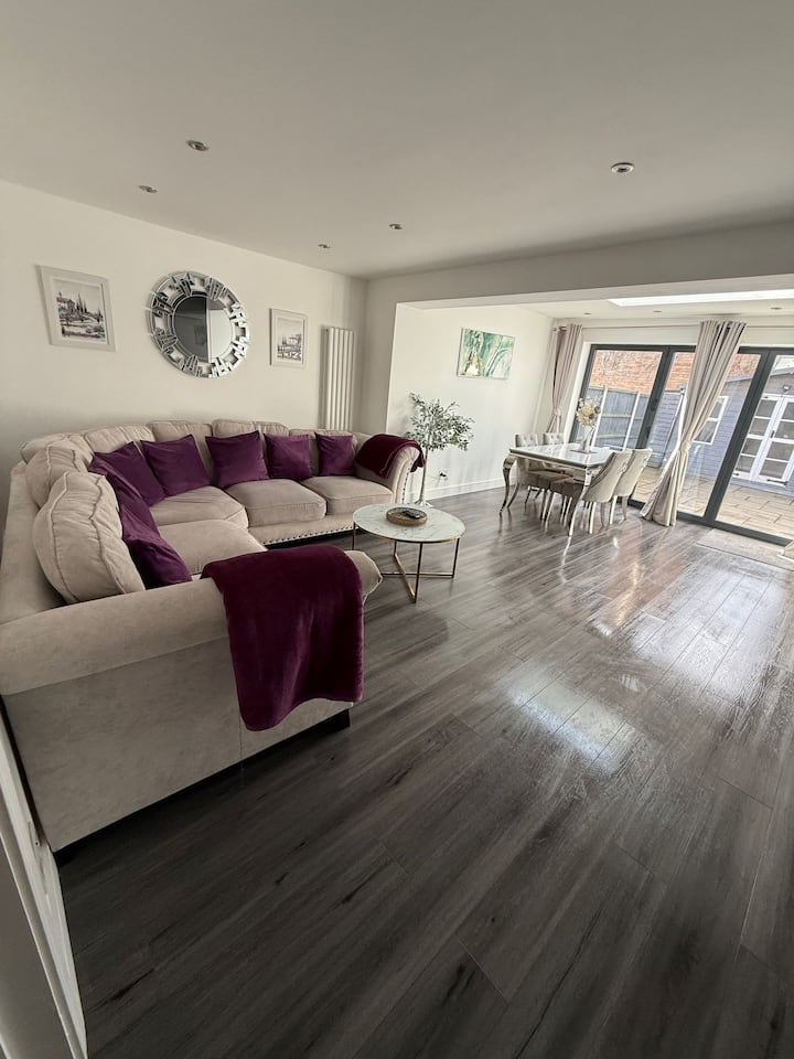 Beautiful Modern House - Bromley