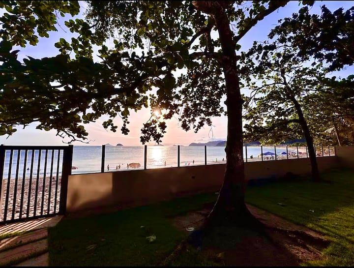 Pé Na Areia Boiçucanga 02 Condomínio Fechado - São Sebastião