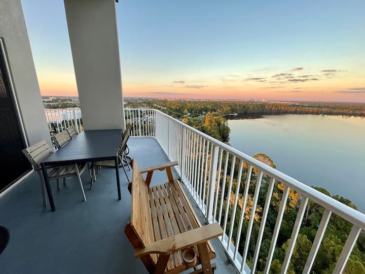 2 Balcony Penthouse/ Disney Firework & Lake View - Lake Buena Vista