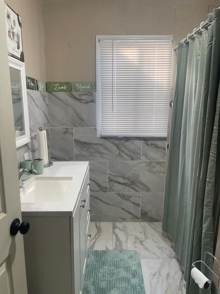 Newly Remodeled Charming Home. - Downtown - Los Angeles