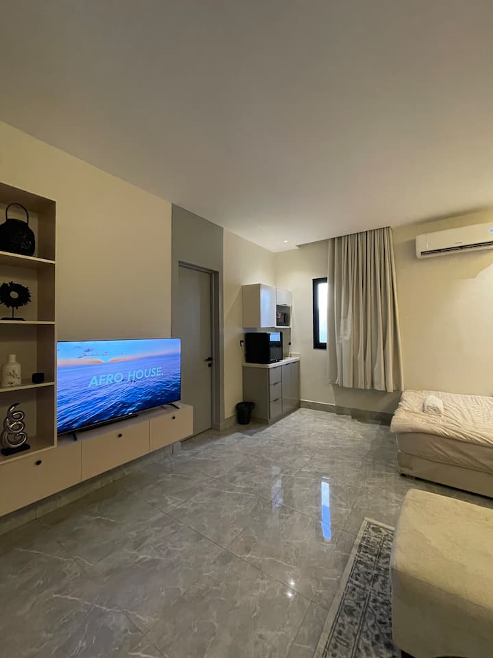 Studio With Comfy Bed / Near Airport/ Gym - Riyadh