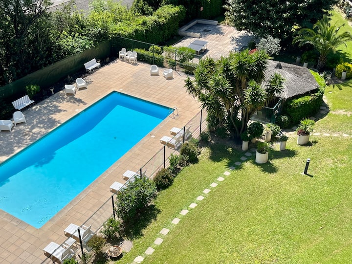 Spacieux T3, Clim Chambres, Piscine Et Parking - Antibes