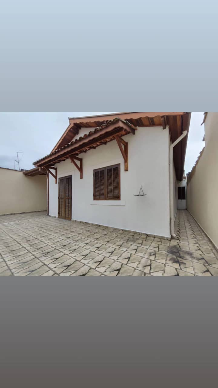 Casa Espaçosa, Centro De Ubatuba, Até 14 Pessoas. - Ubatuba