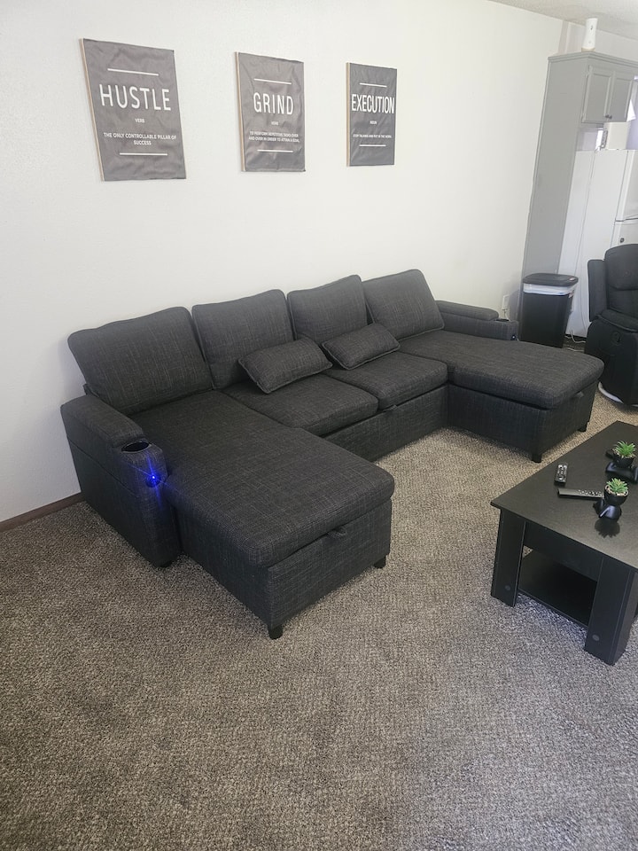 Cozy Home + Creator/office Space - Edmond, OK