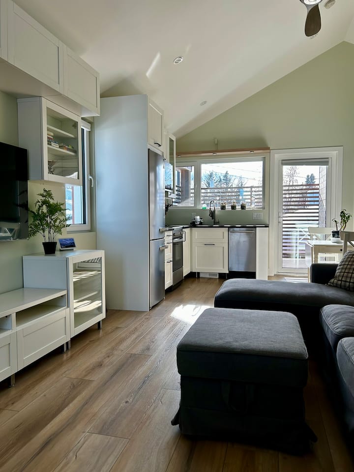 Nordic Farmhouse Suite - Edmonton