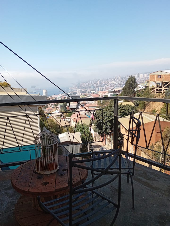 Casa Etchegaray Con Vista Al Mar. - Valparaíso, Chile