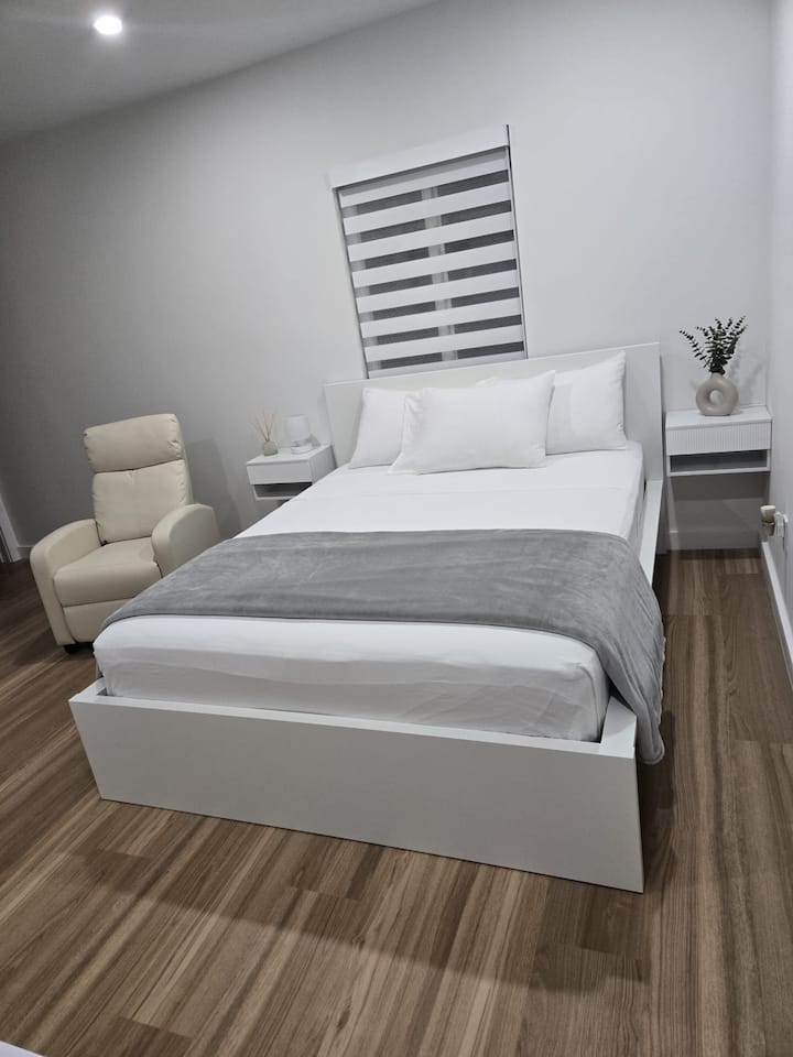 Calle 8 Charm Suite - South Miami, FL