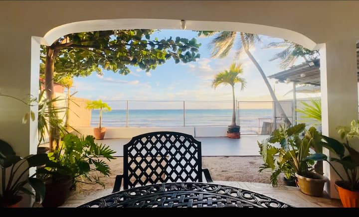 Casa Mandulia Beachfront House (8pax) - Lobo