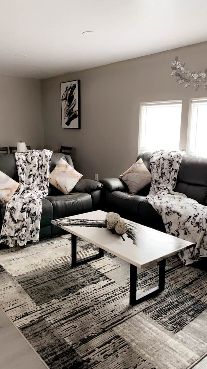 Black & Gray - Garden City, KS