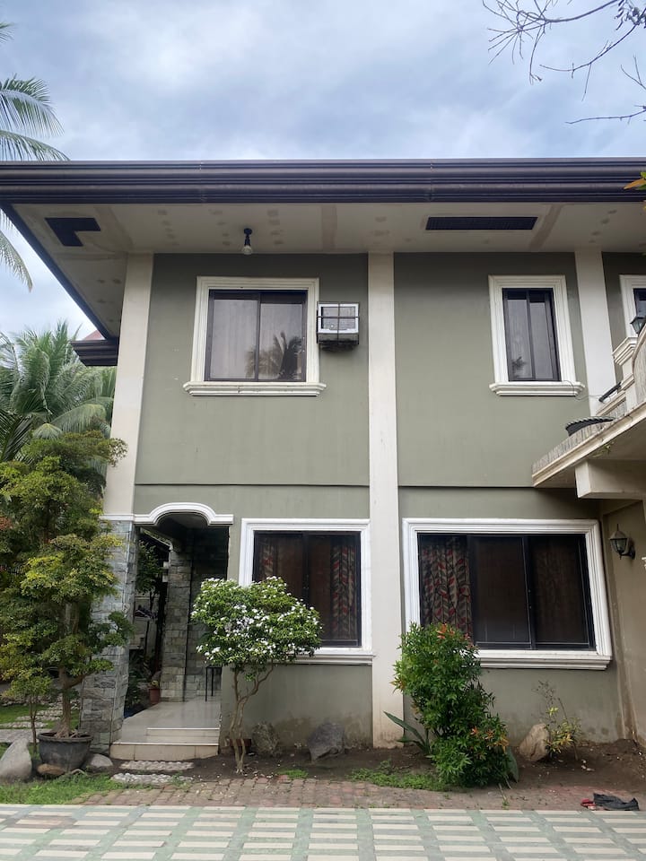 Family Friendly Home & Sweetss - General Santos