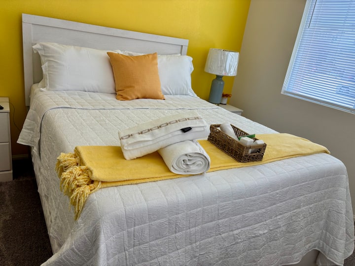 California Three Bedroom Desert Scape - Victorville, CA