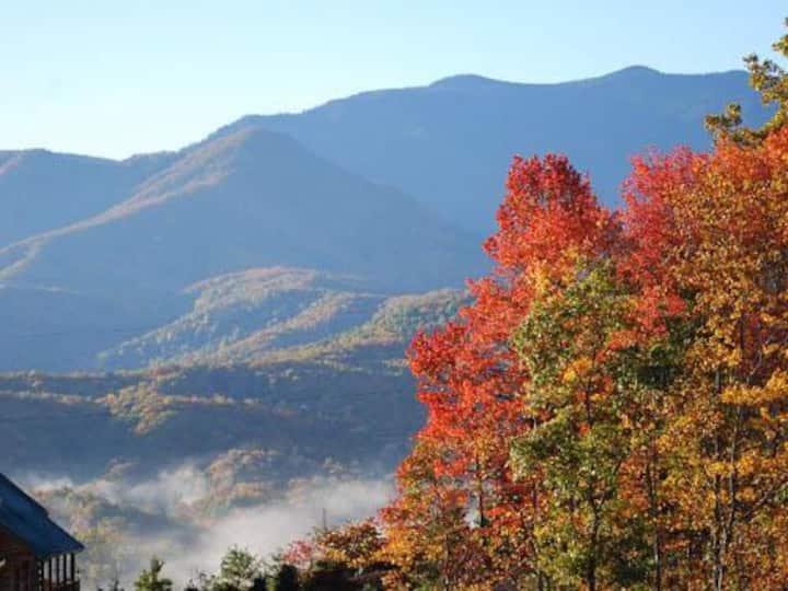 Cozy, Affordable Mountain Retreat - Gatlinburg, TN