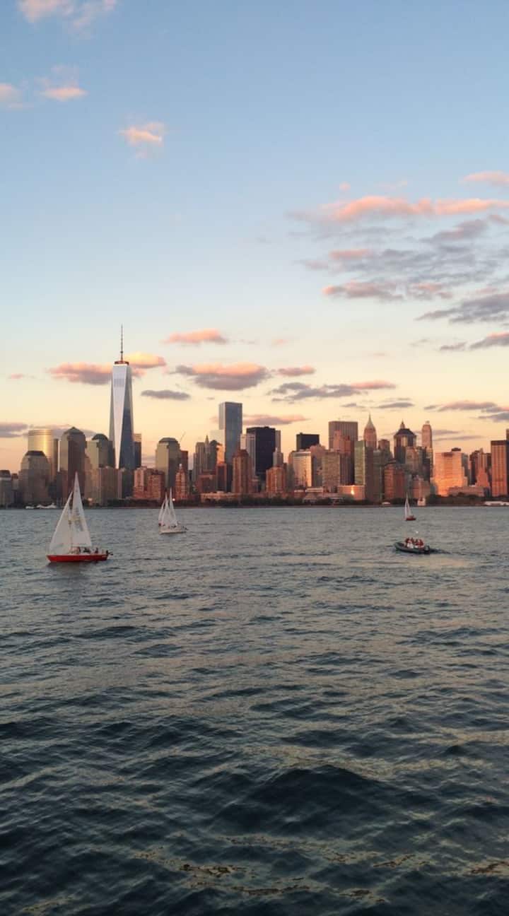 Chic & Spacious Brownstone - Sleeps 10 Adults - Brooklyn, NY