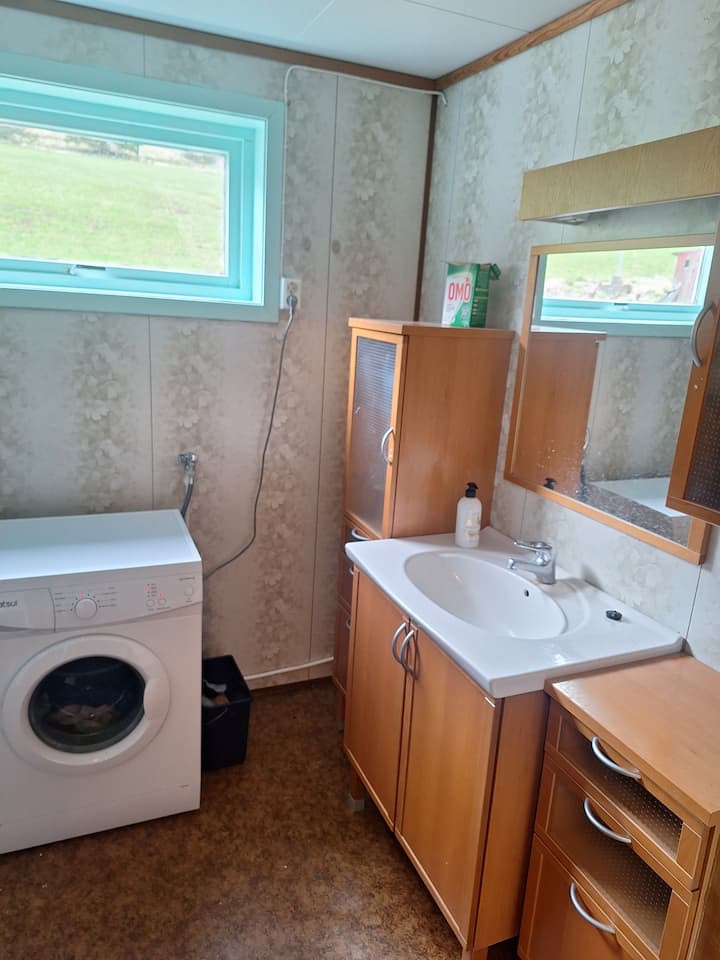 Feriehus I Hjørundfjorden. Enkel/lav Standard - Sæbø