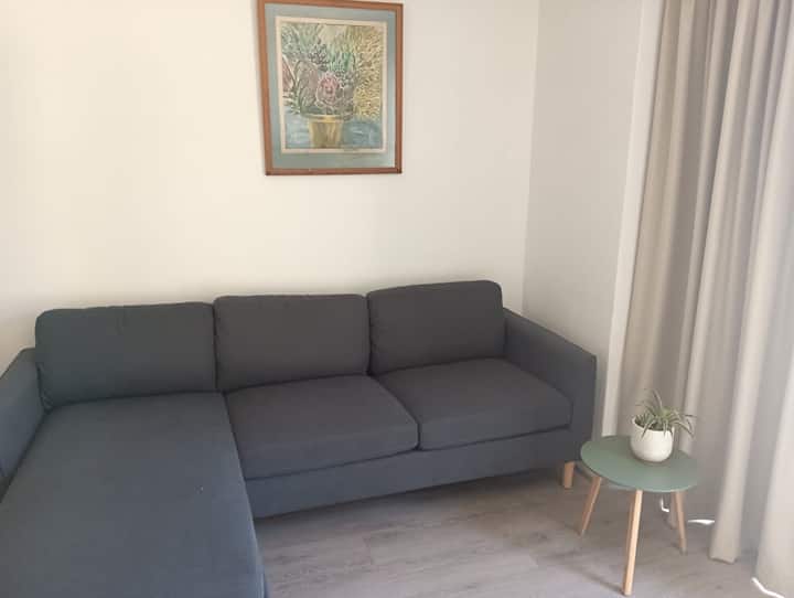 Light Apartment With Cute Garden - Somerset West
