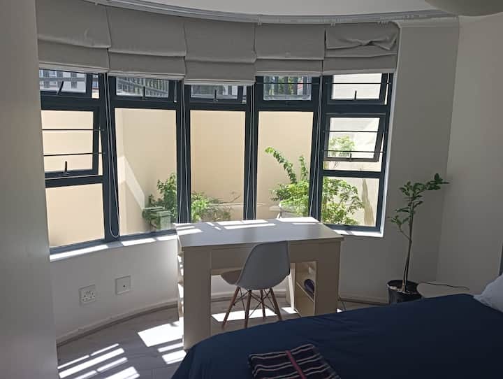 Light Apartment With Cute Garden - Somerset West