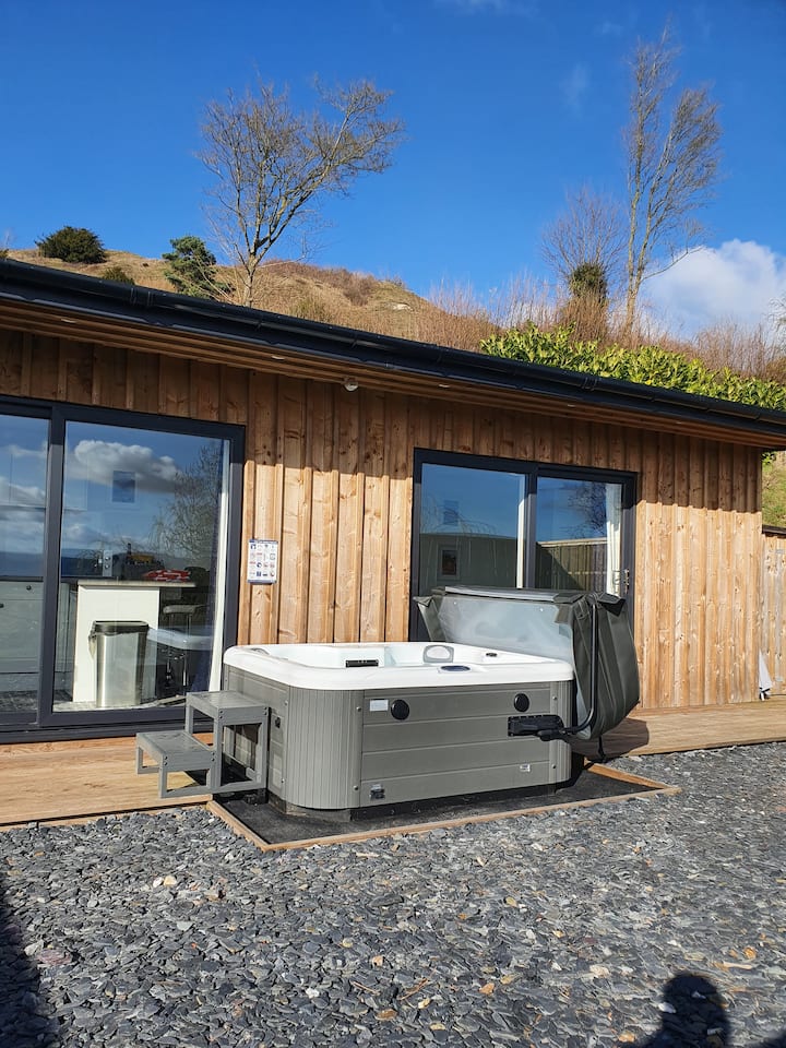 Contain The View.
In The Countryside With Fab View - Oswestry