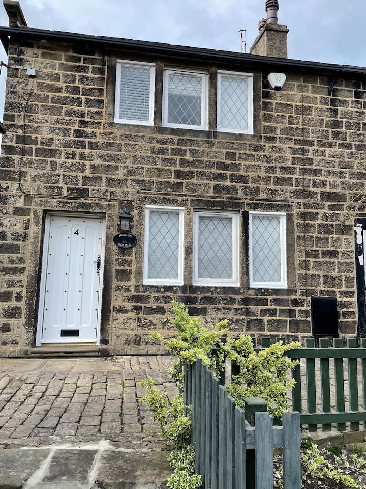 Heather Cottage, 2 Bedroom House - Haworth
