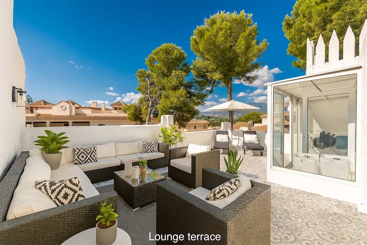 Fantastiskt Town House Med 4 Dubbelrum/4 Badrum - Marbella