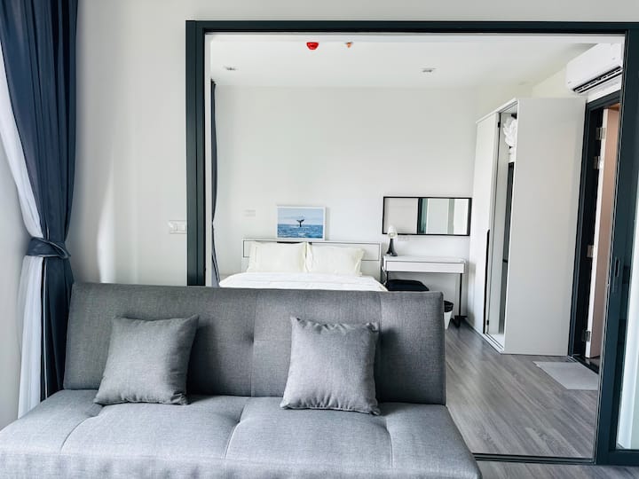 年租月租可預約看房/近Bts步行2分钟/泳池健身房 - Bangkok