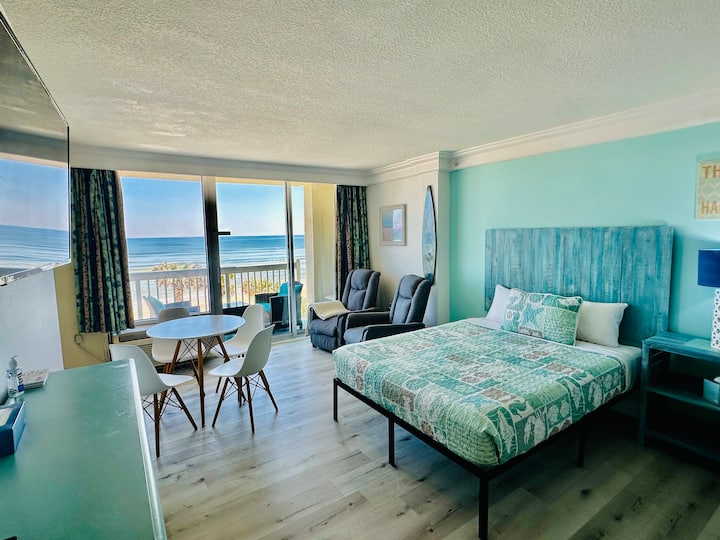 Open Pool Lovely Oceanfrontstudio W/privatebalcony - Ormond-by-the-Sea, FL